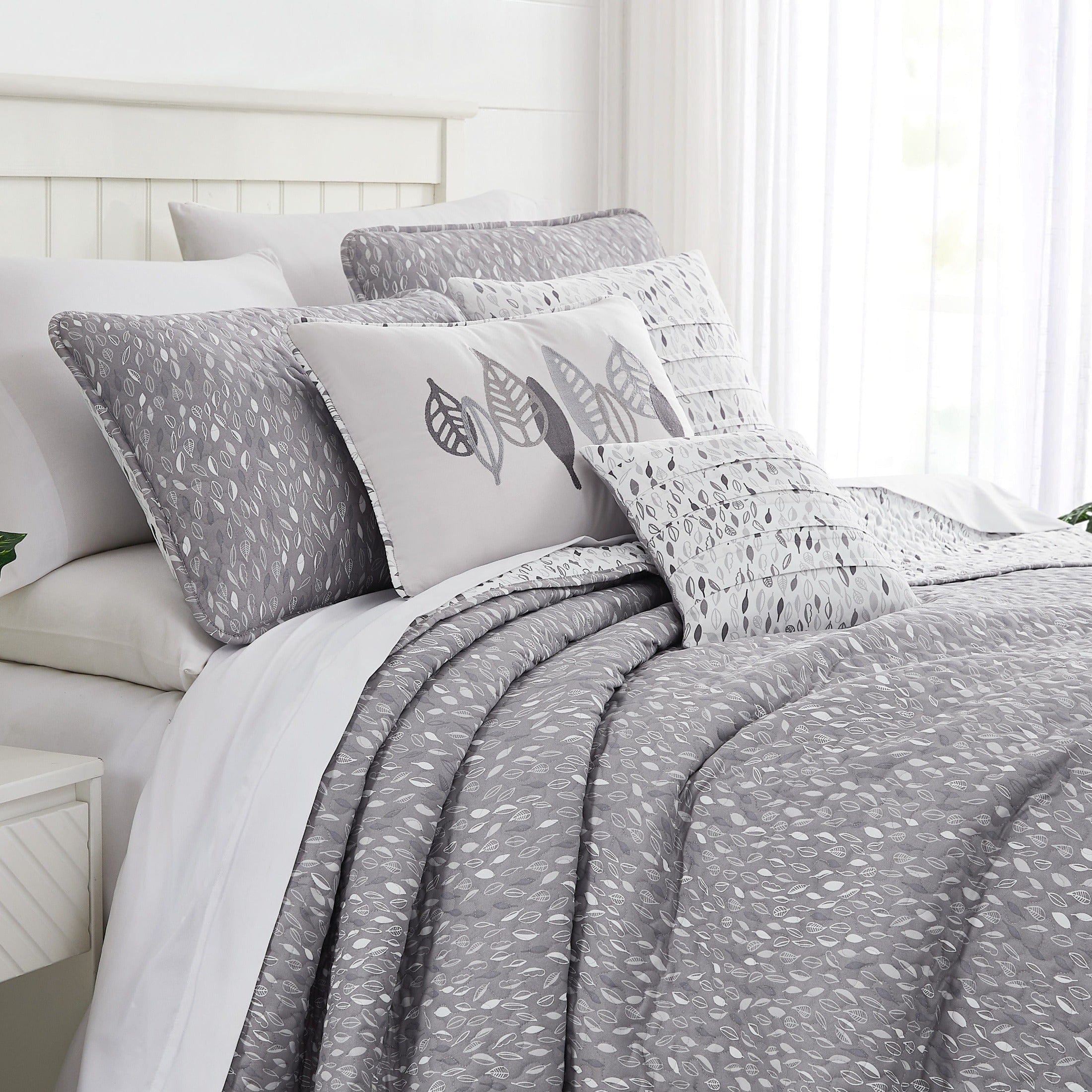 Botanical Leaves 6-Piece Quilt Bedding Set – 2012 Textiles